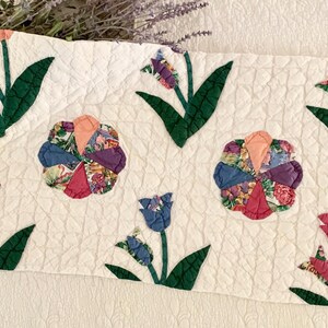 Vintage Quilt Piece 90’s Appliquéd Quilt Hand Stitched Arch Quilts ...