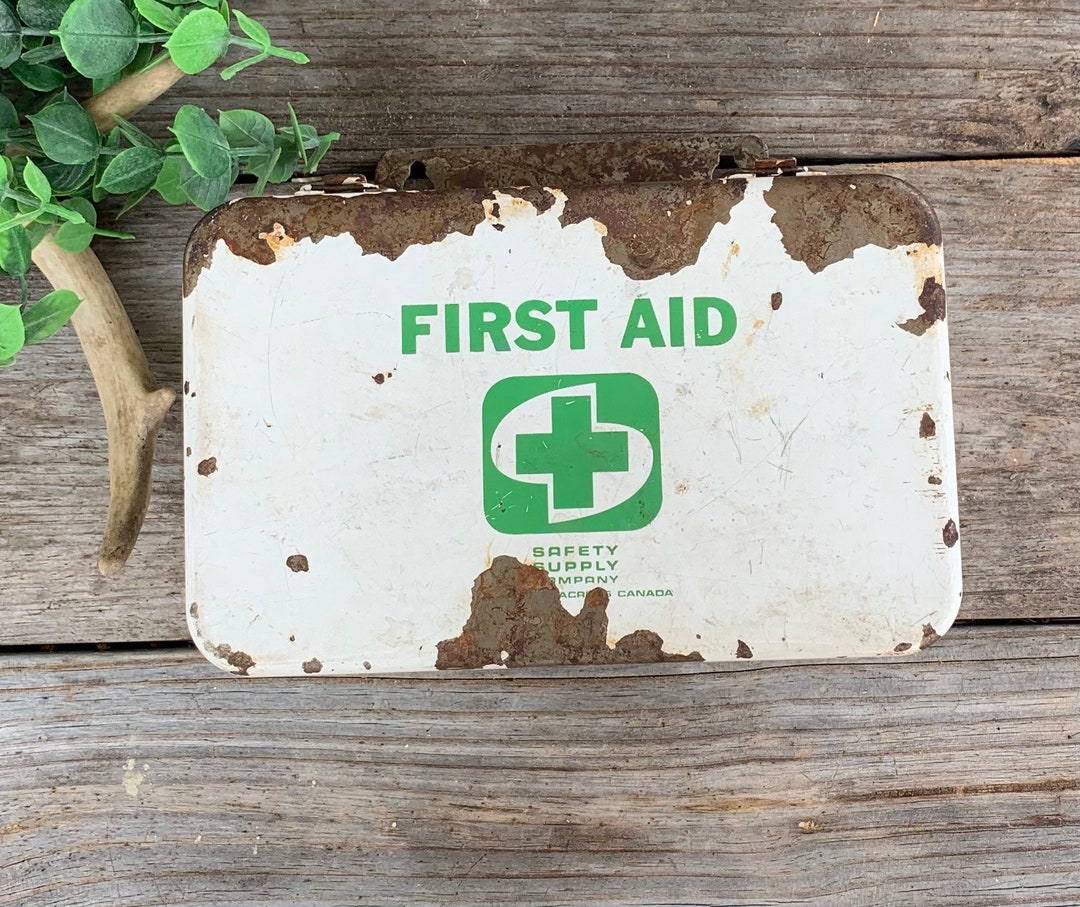 Vintage First Aid Kit Metal Box Farmhouse Bathroom Decor Cottagecore ...