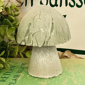 Concrete Mushroom Toadstool Cement Statue Indoor/outdoor Spring ...