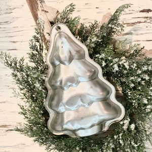 Vintage Christmas Vintage Christmas Tree 3-D Cake Pan Holiday Baking ...