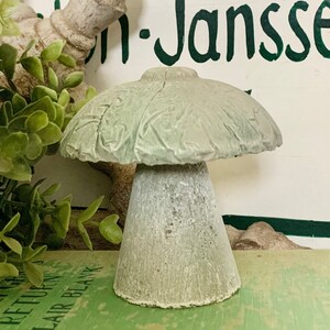 Concrete Mushroom Toadstool Cement Statue Indoor/outdoor Spring ...
