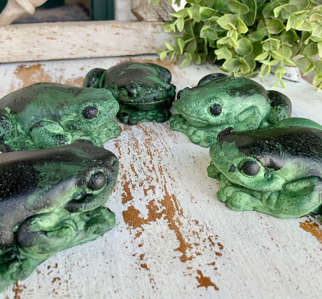 Concrete Frog Solid Cement Bullfrog Spring Plant Sitter Garden Statue ...