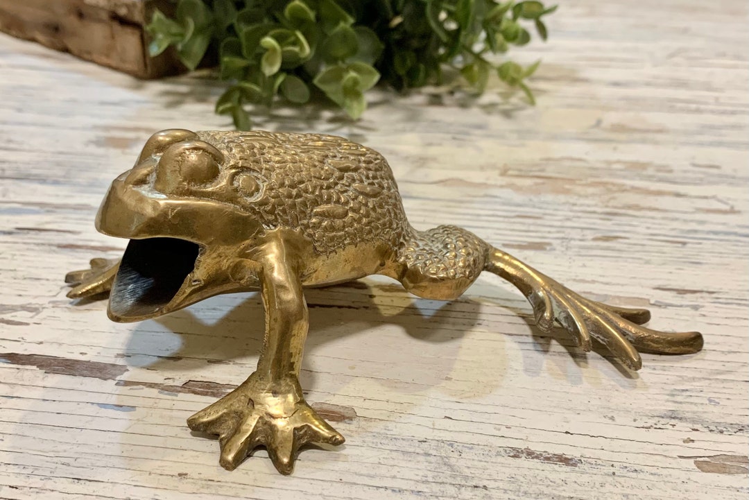 Vintage Brass Frog Spring Summer Gardening Nature Vignette Jungalow ...