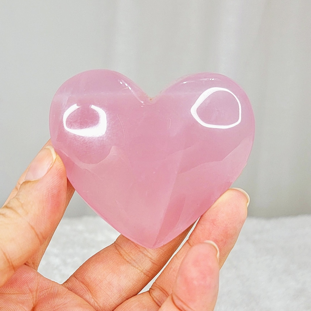 109g Perfect Heart Shape Rose Quartz Palmstone, Gemmy Deep Pink Crystal ...
