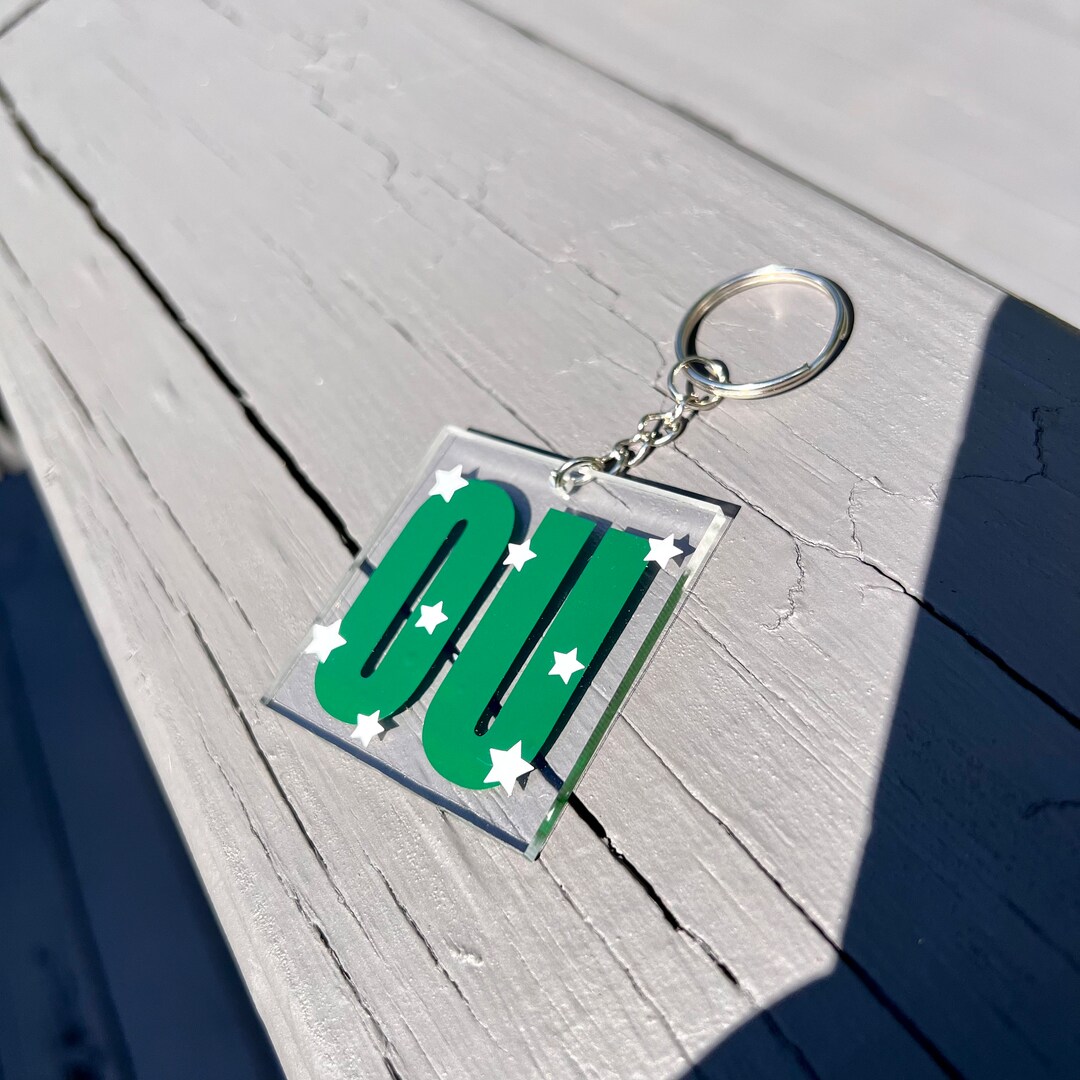 COLLEGE KEYCHAIN | All Schools Available! - Etsy