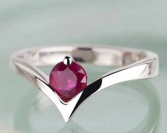 Ruby Chevron Ring - Etsy