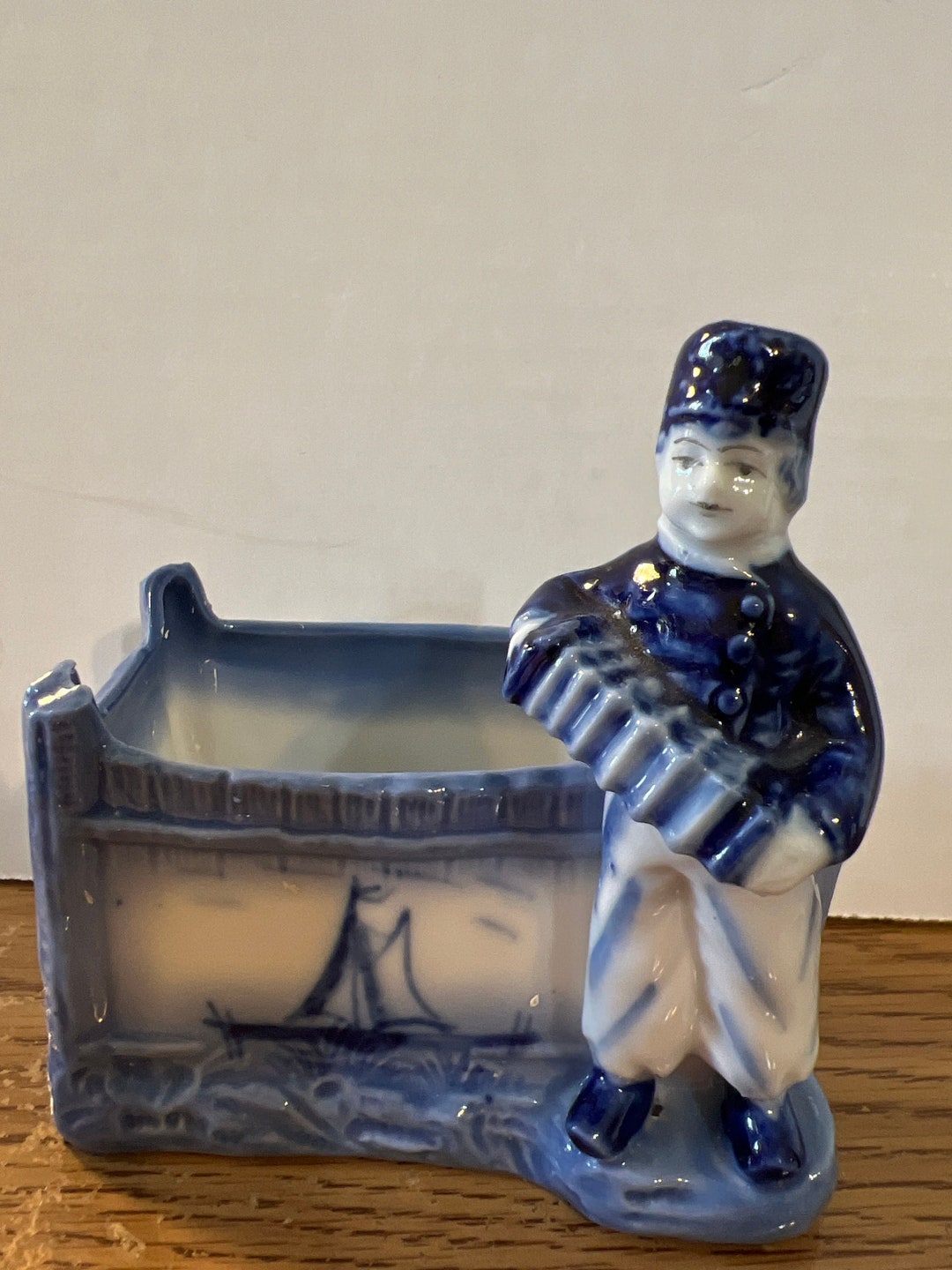 Delft Germany Rauenstein Thuringia Thuringen Boy W/accordion Planter ...