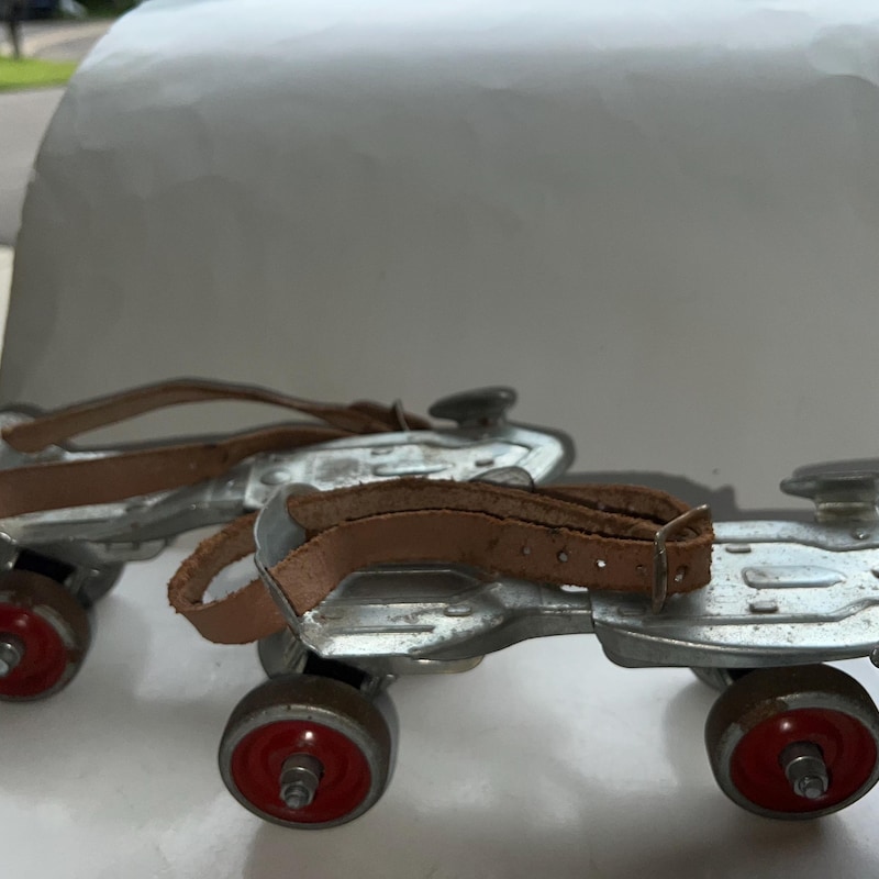 Vintage Roller Skates With a Key - Etsy