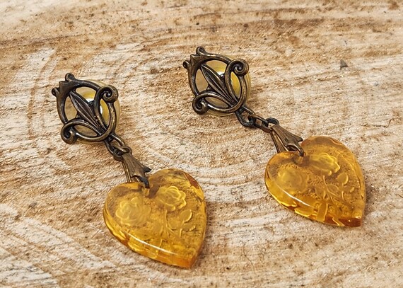 Vintage Gilt Metal Amber Colored Flower Etched Heart … - Gem