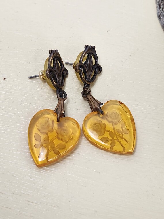 Vintage Gilt Metal Amber Colored Flower Etched Heart … - Gem