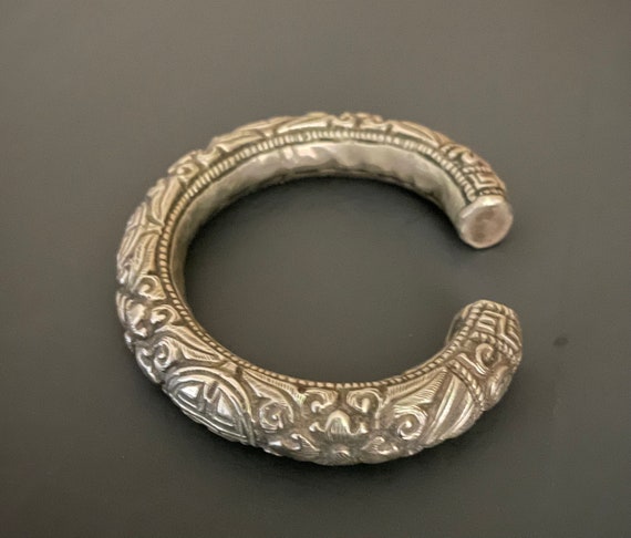 Antique Chinese cuff Bracelet - Gem