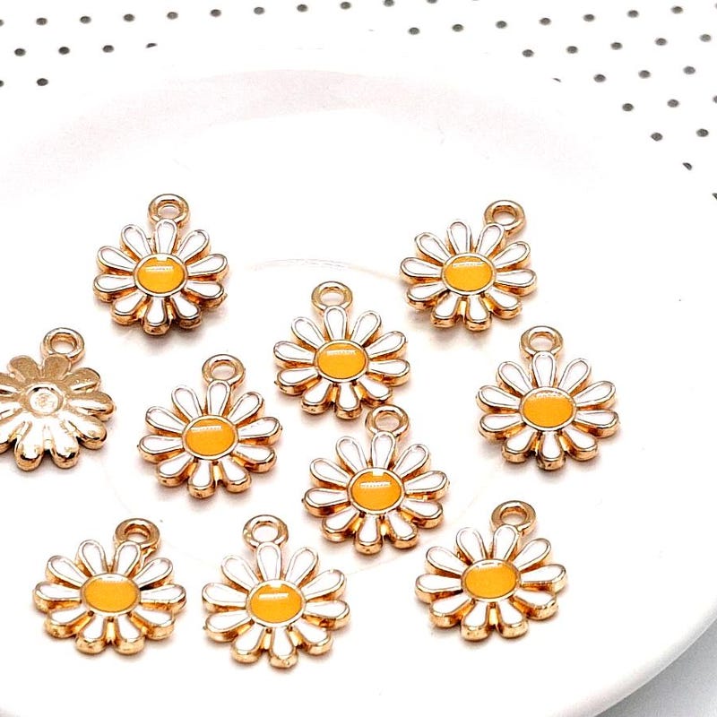 Daisy Charms - Etsy