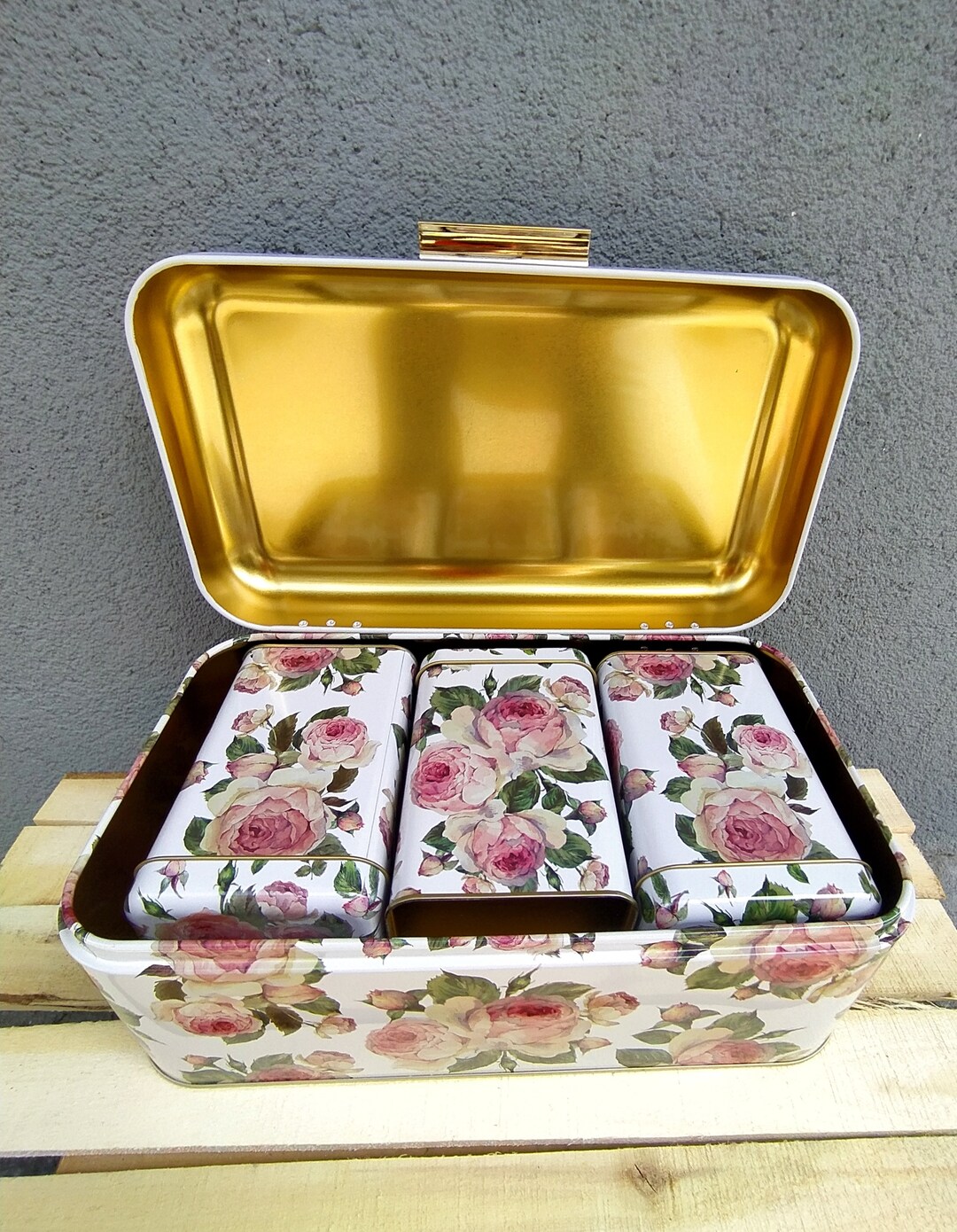 Metal Rose Design Bread Box , 4 Pieces Bread Box, Biscuit Tin , Bread ...