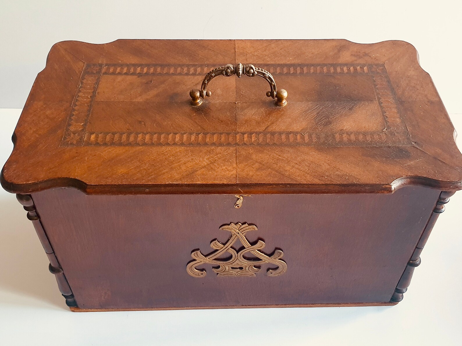 LARGE OVERSIZED Antique Memory Chest , Wooden Storage Trunk, Memory Box ...