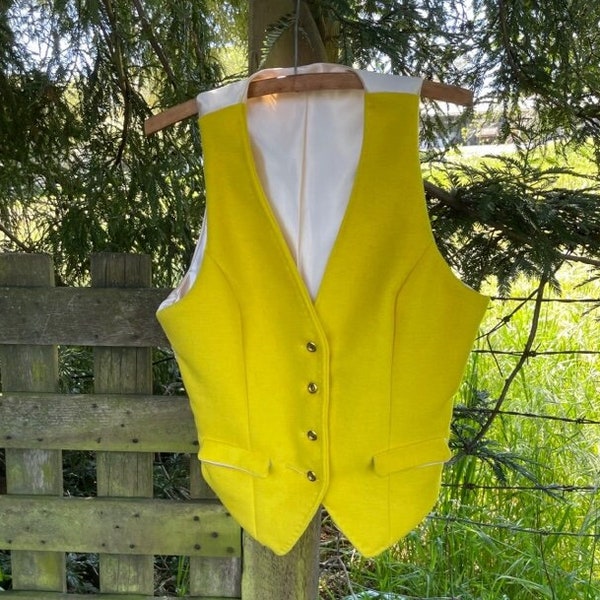 Canary Hunt Vest - Etsy