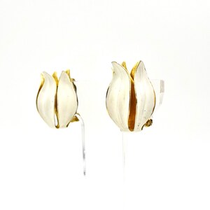 Vintage SANDOR FLOWER EARRINGS White Enamel 3D Tulip Flower Clip on ...