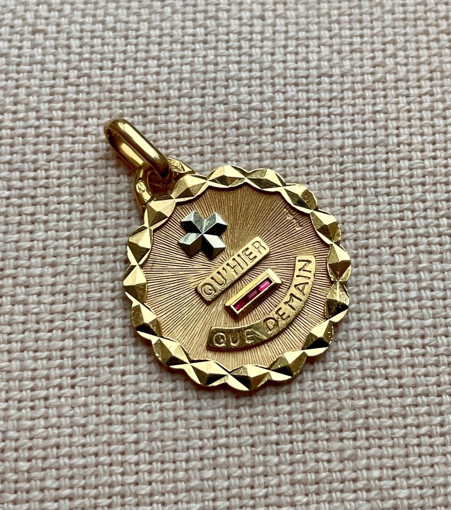 An 18 Karat Gold Vintage Augis-love Pendant - Etsy