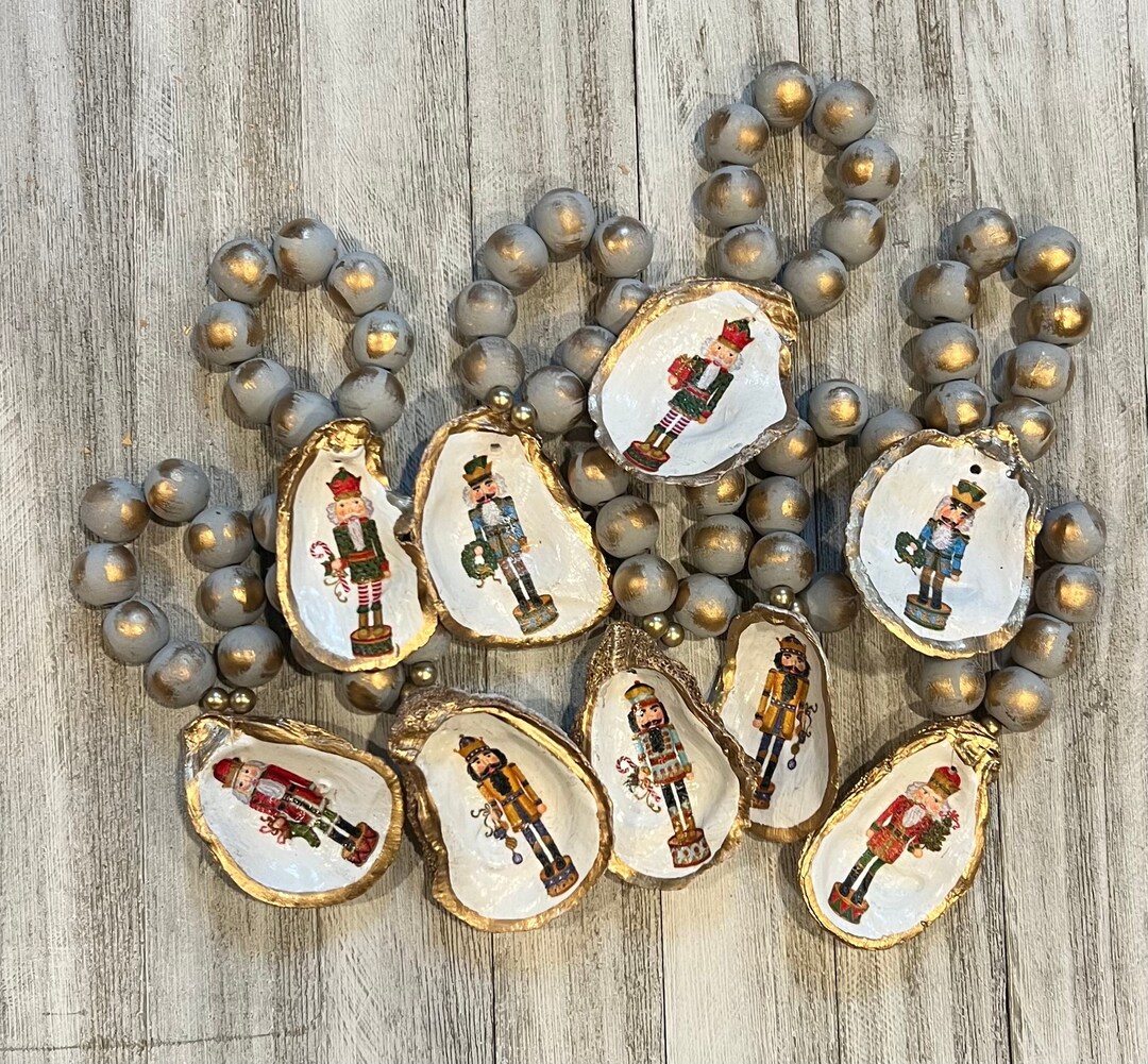 Oyster Shell Nutcracker Napkin Rings: Beaded Christmas Decor - Etsy