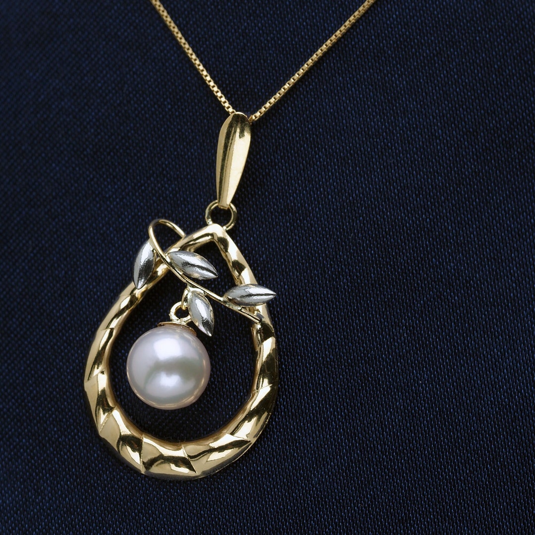 18K Solid Gold Akoya Pearl Botanical Design Pendant, Quilt-texture ...