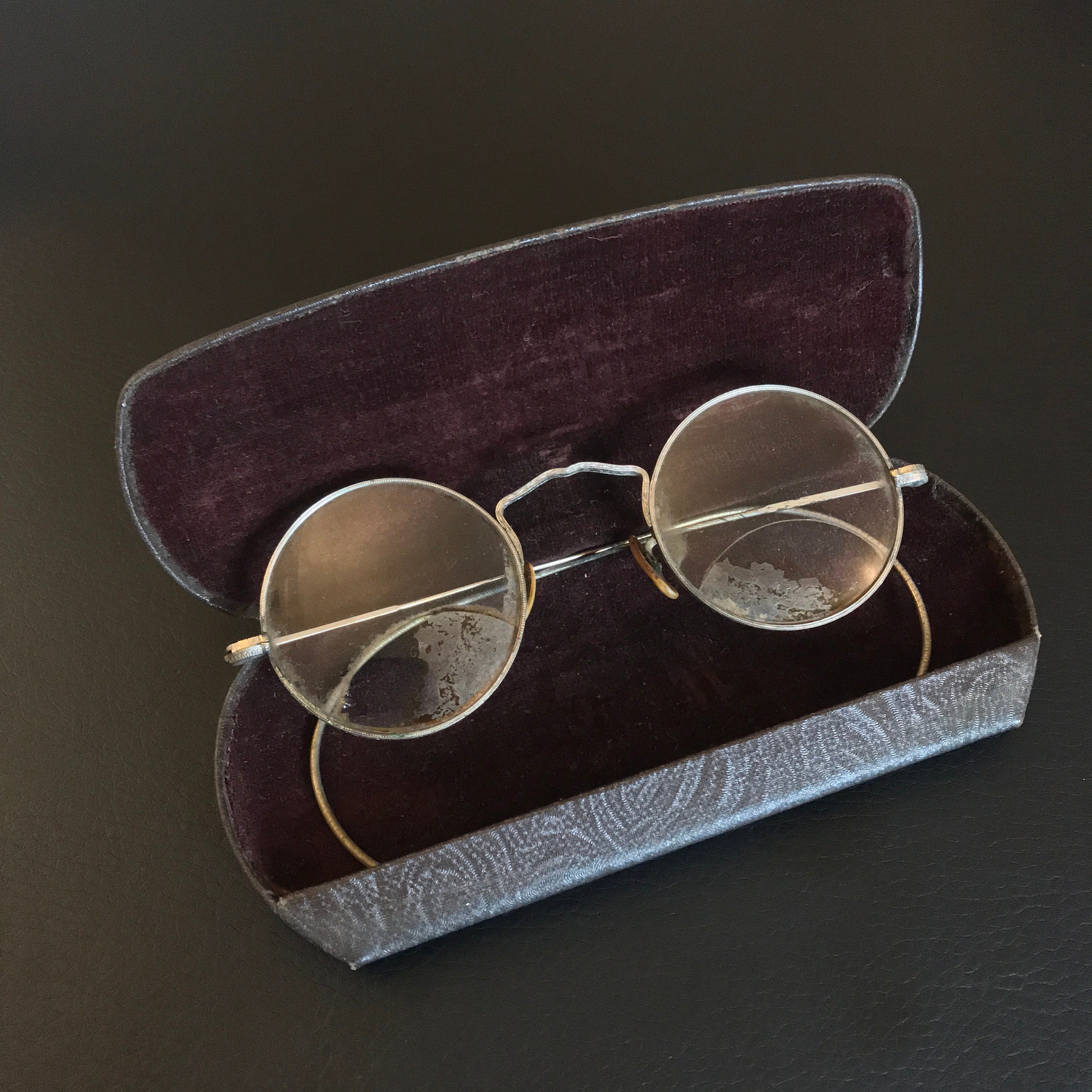 1800s Victorian Spectacles With Leather Case