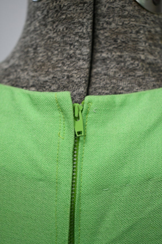 1960s Lime Green Linen Shift Dress with Embroidered F… - Gem