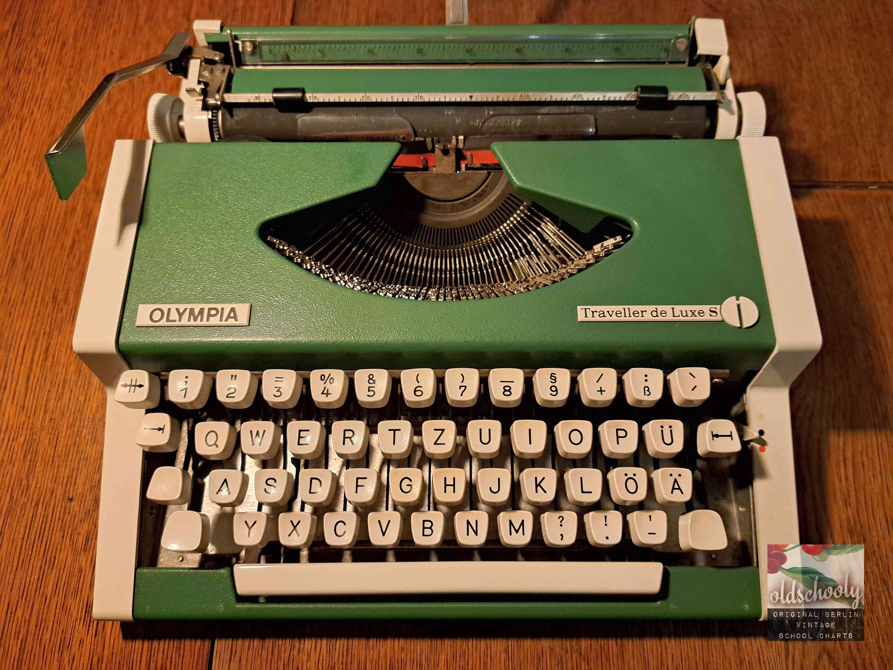 Vintage Typewriter OLYMPIA Traveller Deluxe Green (tw97), 1970s, With ...