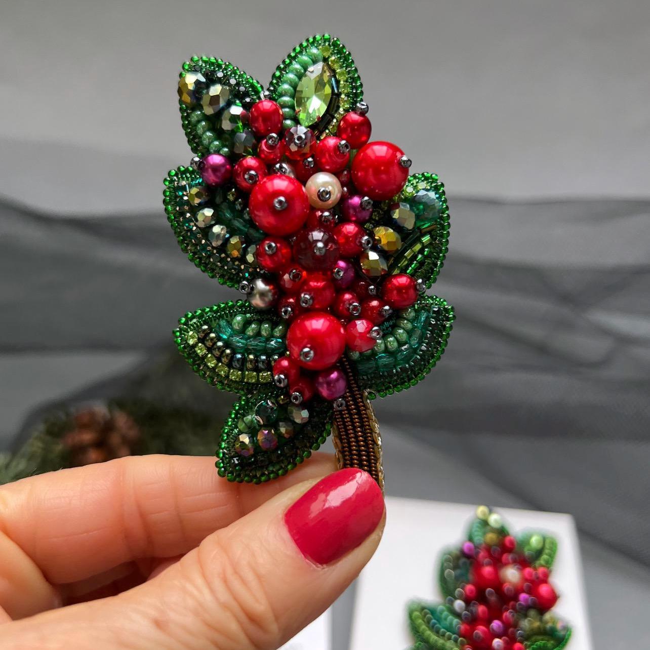 Holly Berry Christmas Brooch, Holly Dolly Gift, Botanical Pin ...