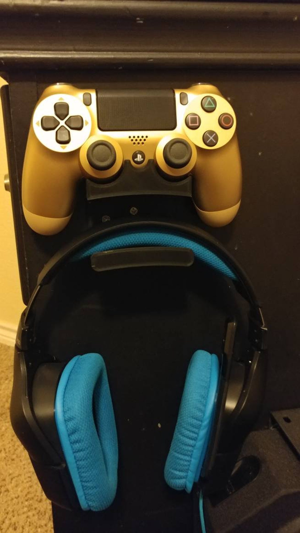 PS4 Playstation Dualshock 4 and Headphone Wall Mount | Etsy