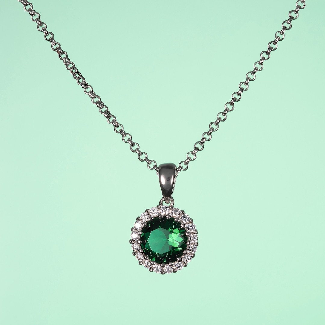 Green Pendant Necklace for Women, Classic Round Pendant Necklace With ...