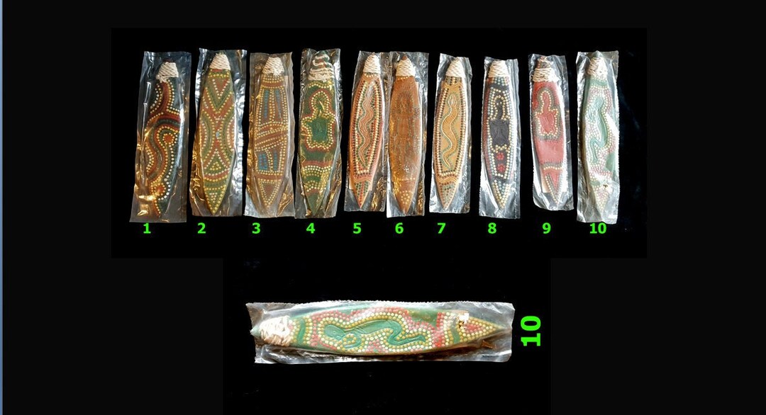 WOODEN RHOMB or Bull-roarer Made in AUSTRALIA Pointillist Art ...