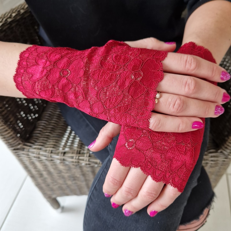 Red Gloves - Etsy