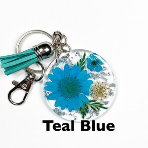 Flower Resin Keychain, White Pressed Dried Daisy Key Chain, Handmade ...