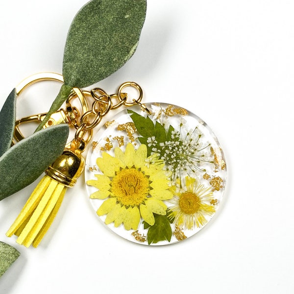 Resin Flower Keychain - Etsy