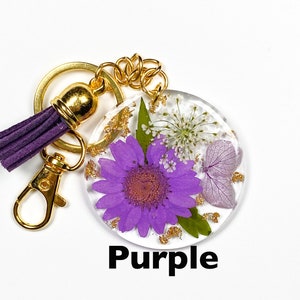 Flower Resin Keychain, White Pressed Dried Daisy Key Chain, Handmade ...