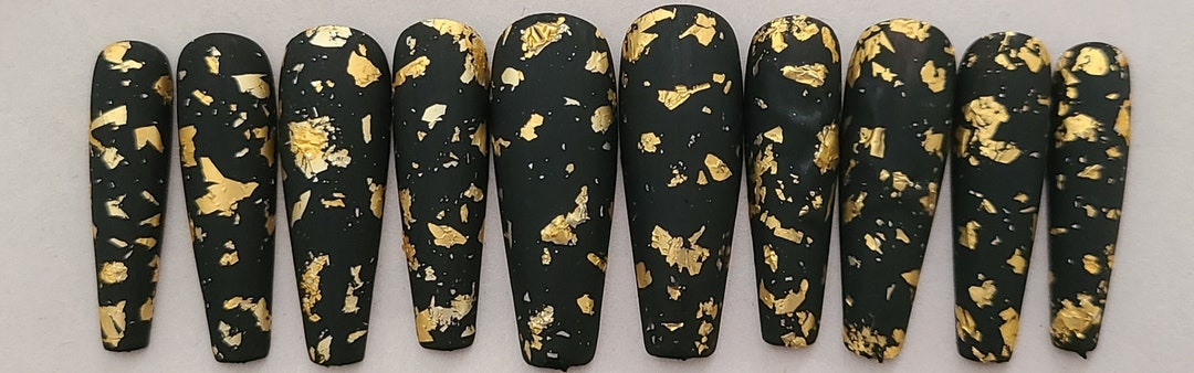 Matte Black and Gold Press on Nails - Etsy