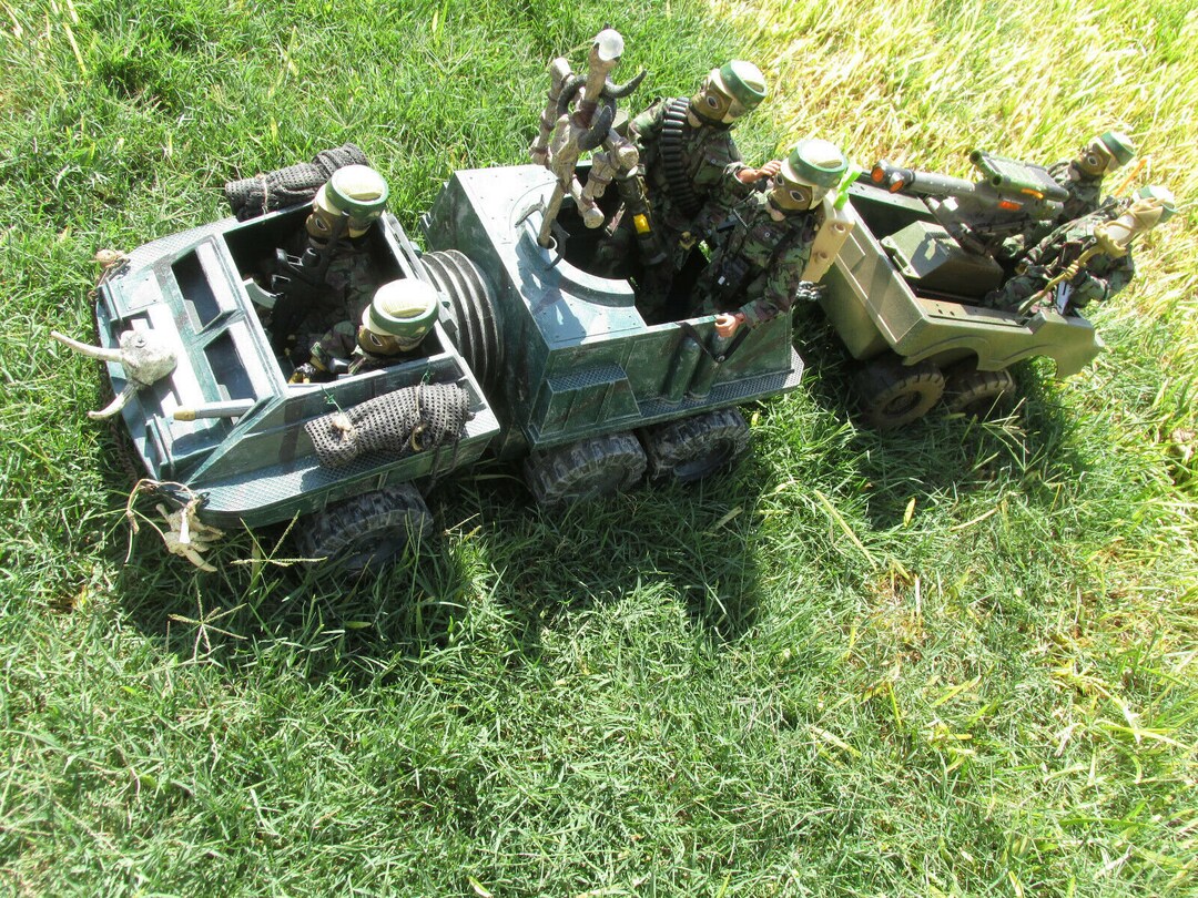 Custom GI Joe Alien Troop Transport With Laser Cannon Trailer & 6 ...