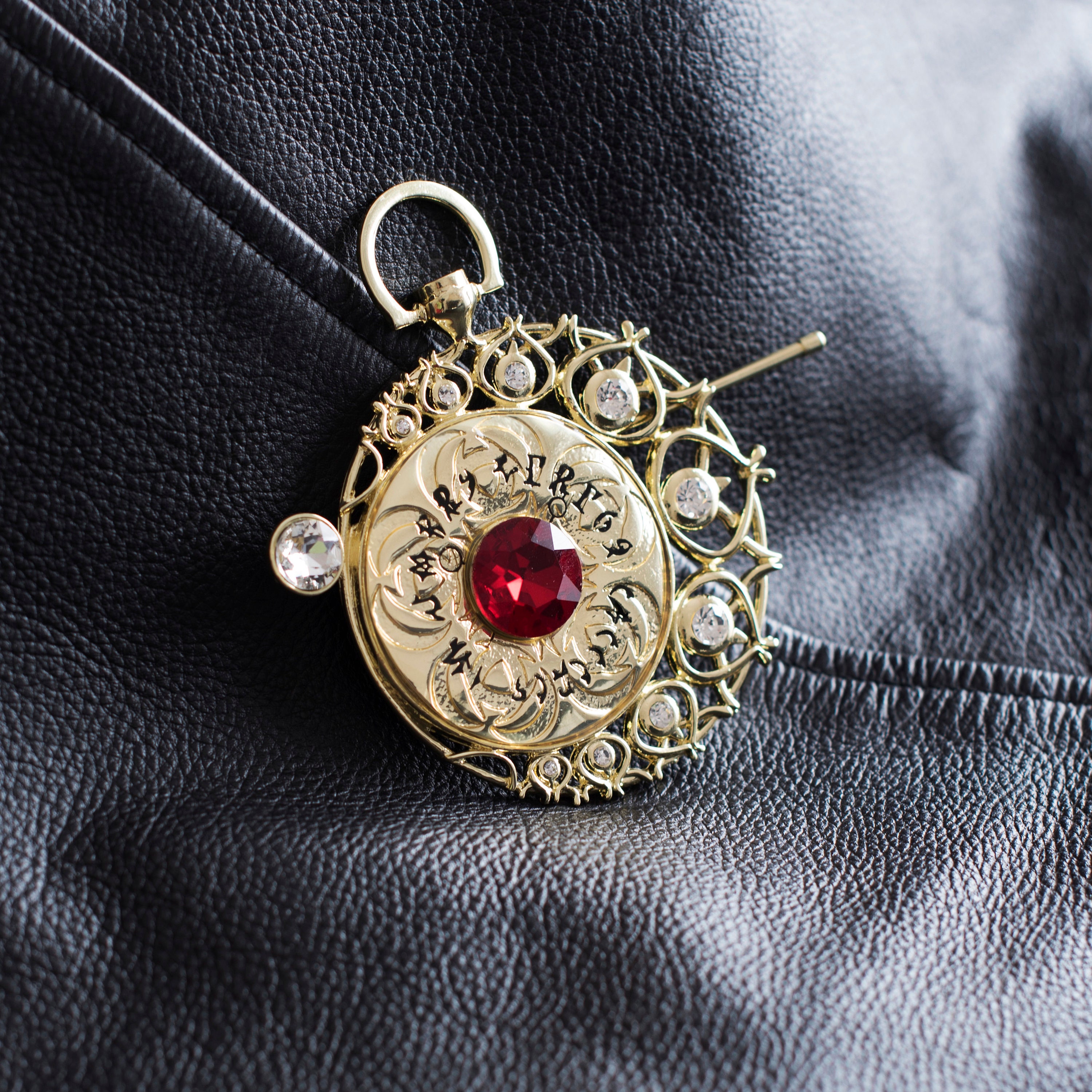 Bayonetta Cosplay Umbran Watch - Etsy