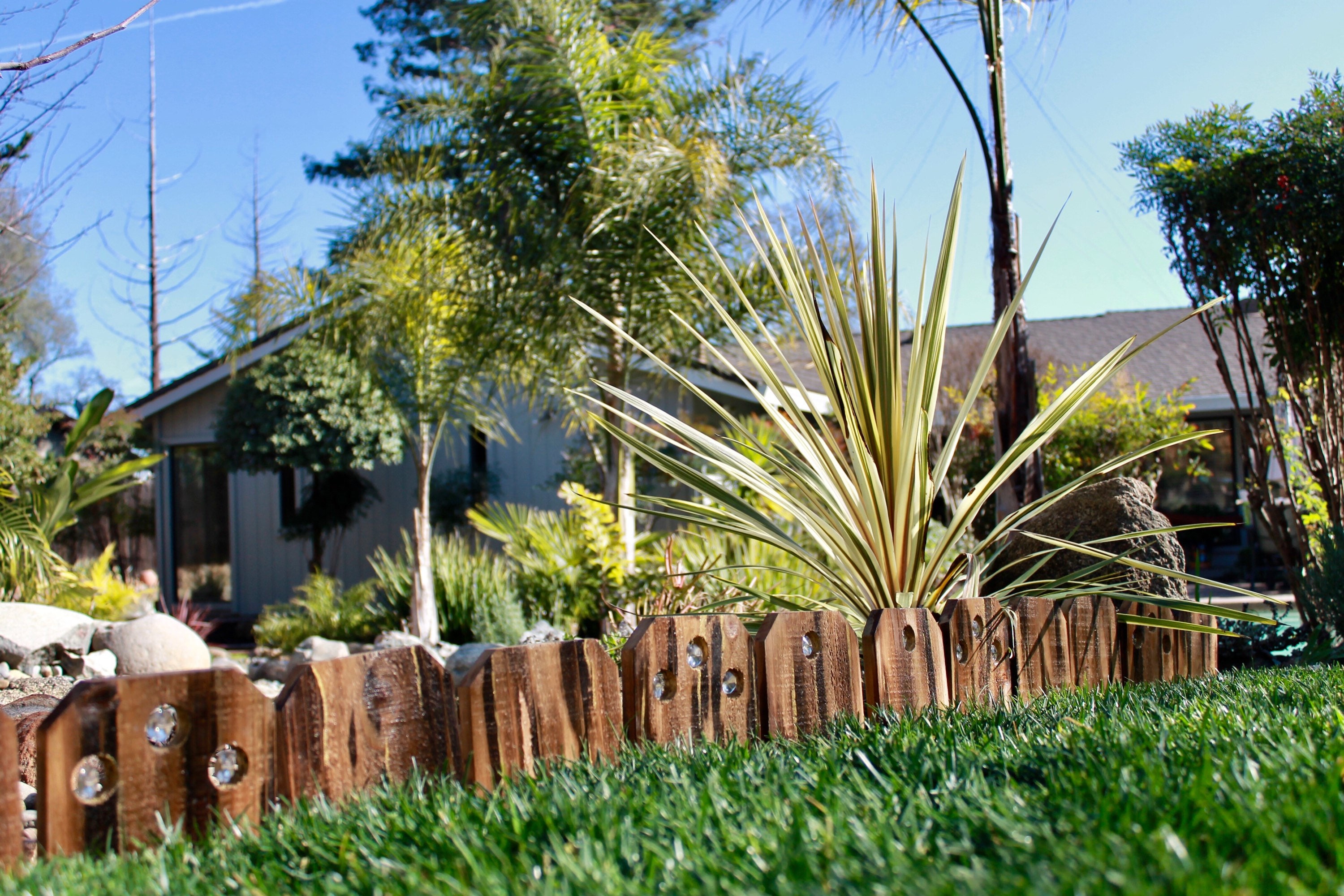 Tiger's Eye Inspired Garden Border With Crystal | Etsy