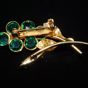 Early 1970's Emerald Green Floral Brooch and Earrings Demi! Petite and ...