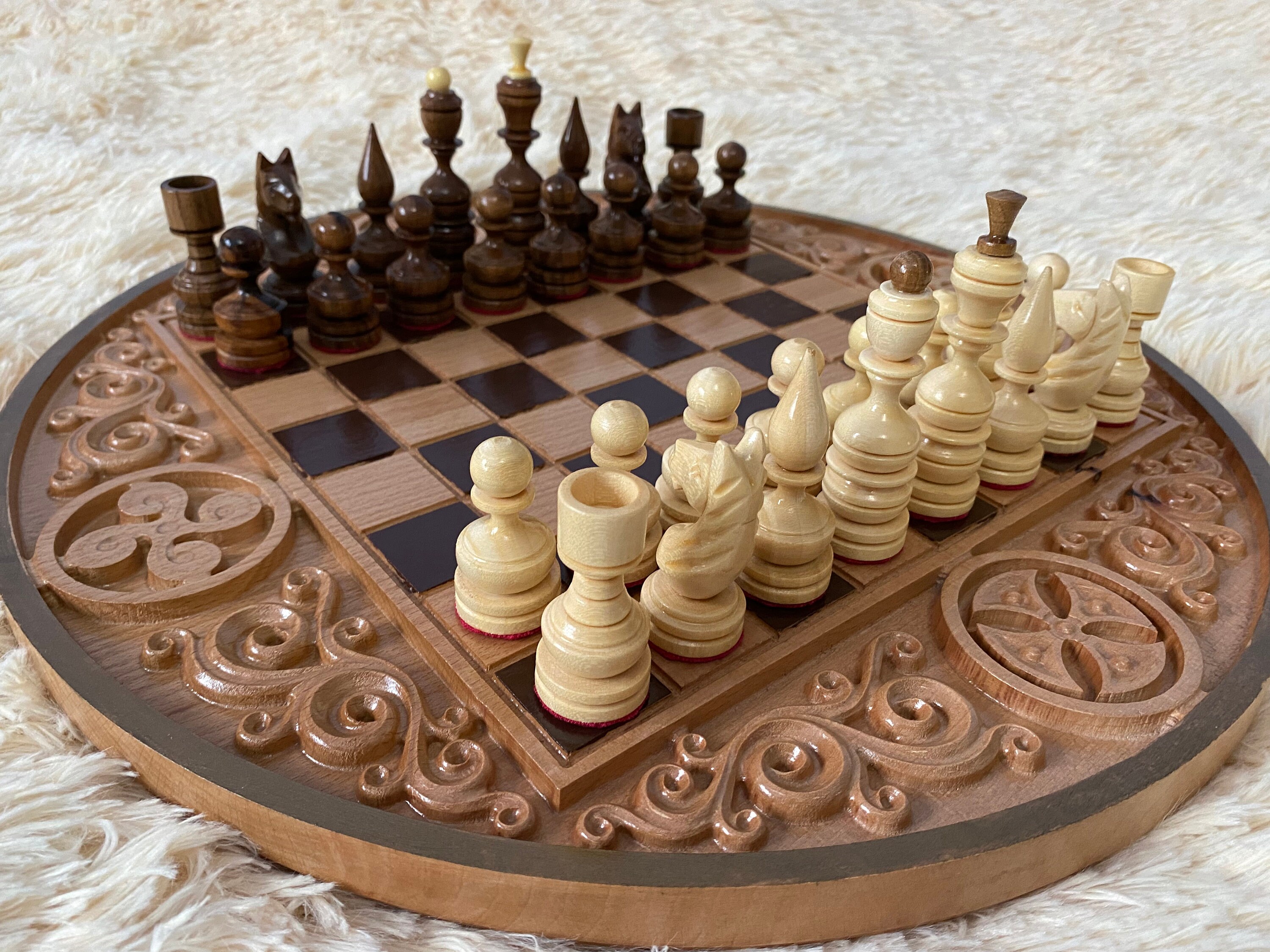 Wooden Round Chess Set, Round Chessboard, Travel Mini Chess Board ...