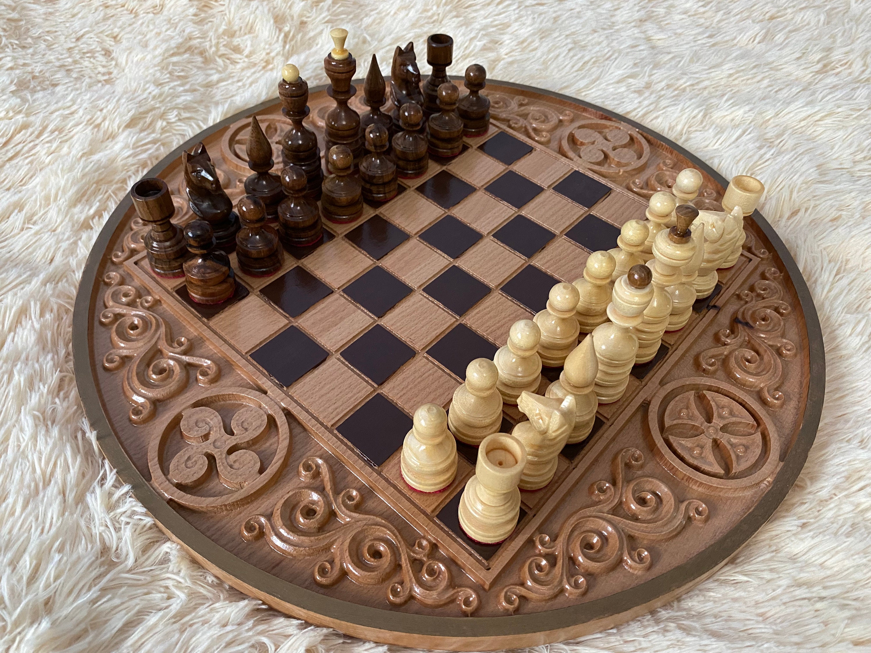 Wooden Round Chess Set, Round Chessboard, Travel Mini Chess Board ...
