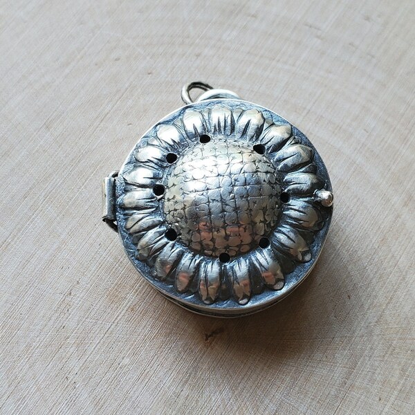 Scent Locket - Etsy