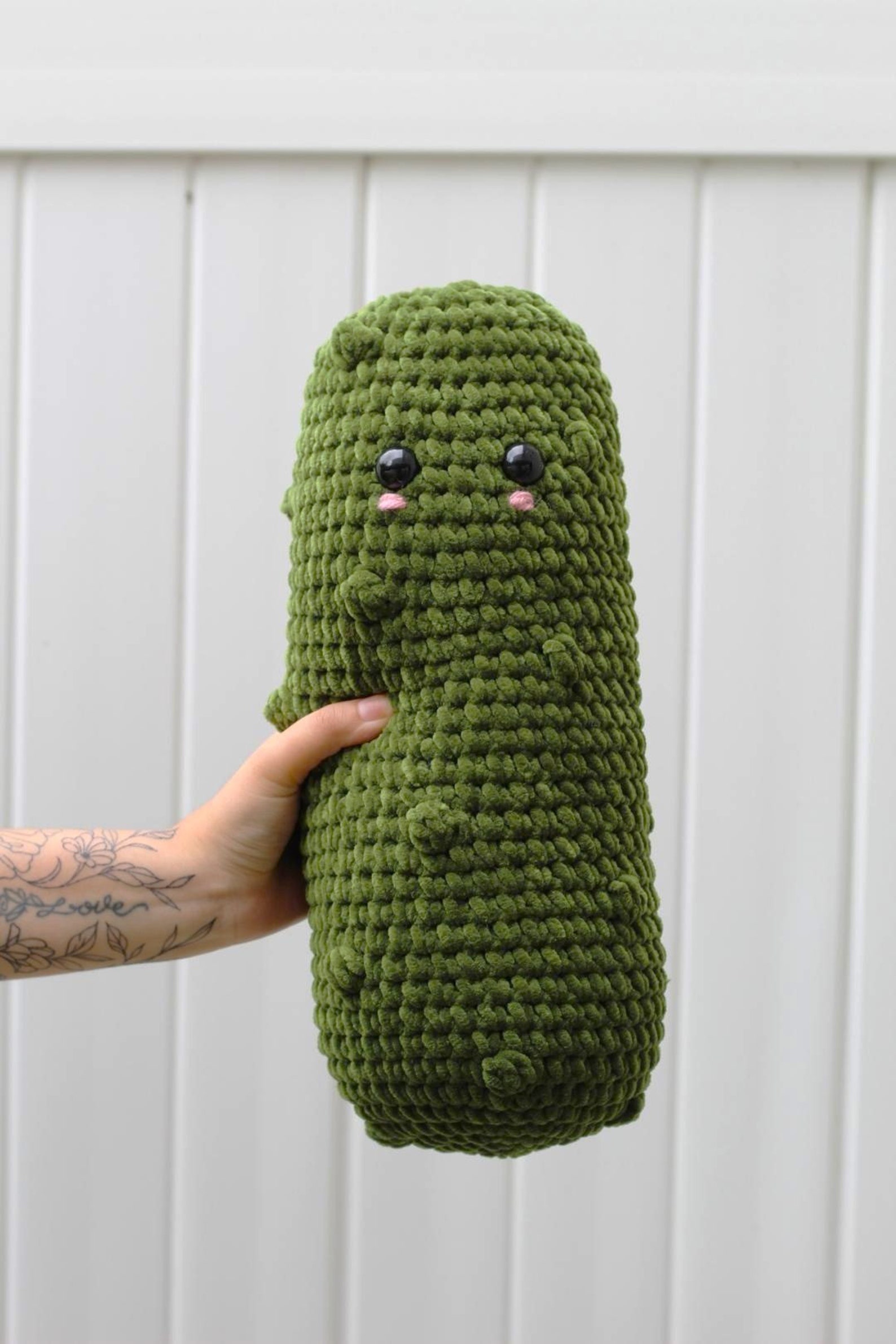 Large Crochet Pickle| Amigurumi Pickle| Emotional Support Pickle - Etsy