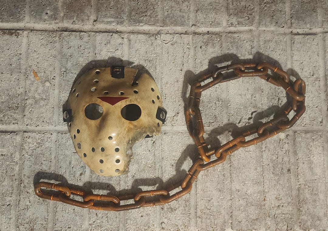 Friday the 13th Part 7 the New Blood Jason Voorhees Mask and Chain ...