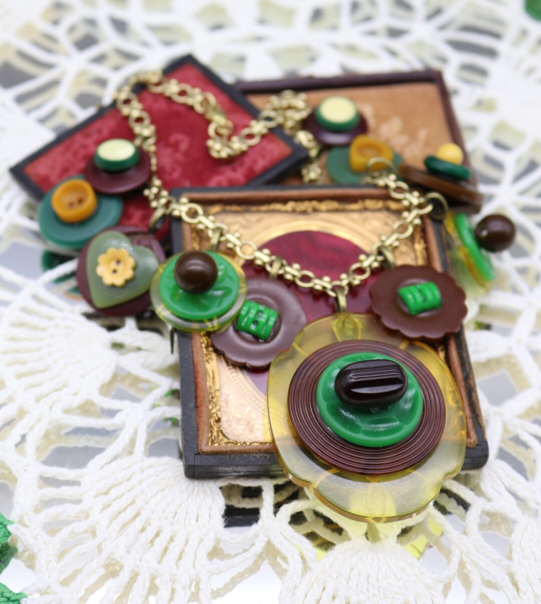 Vintage Bakelite Button Necklace: Chunky Statement Jewelry - Etsy