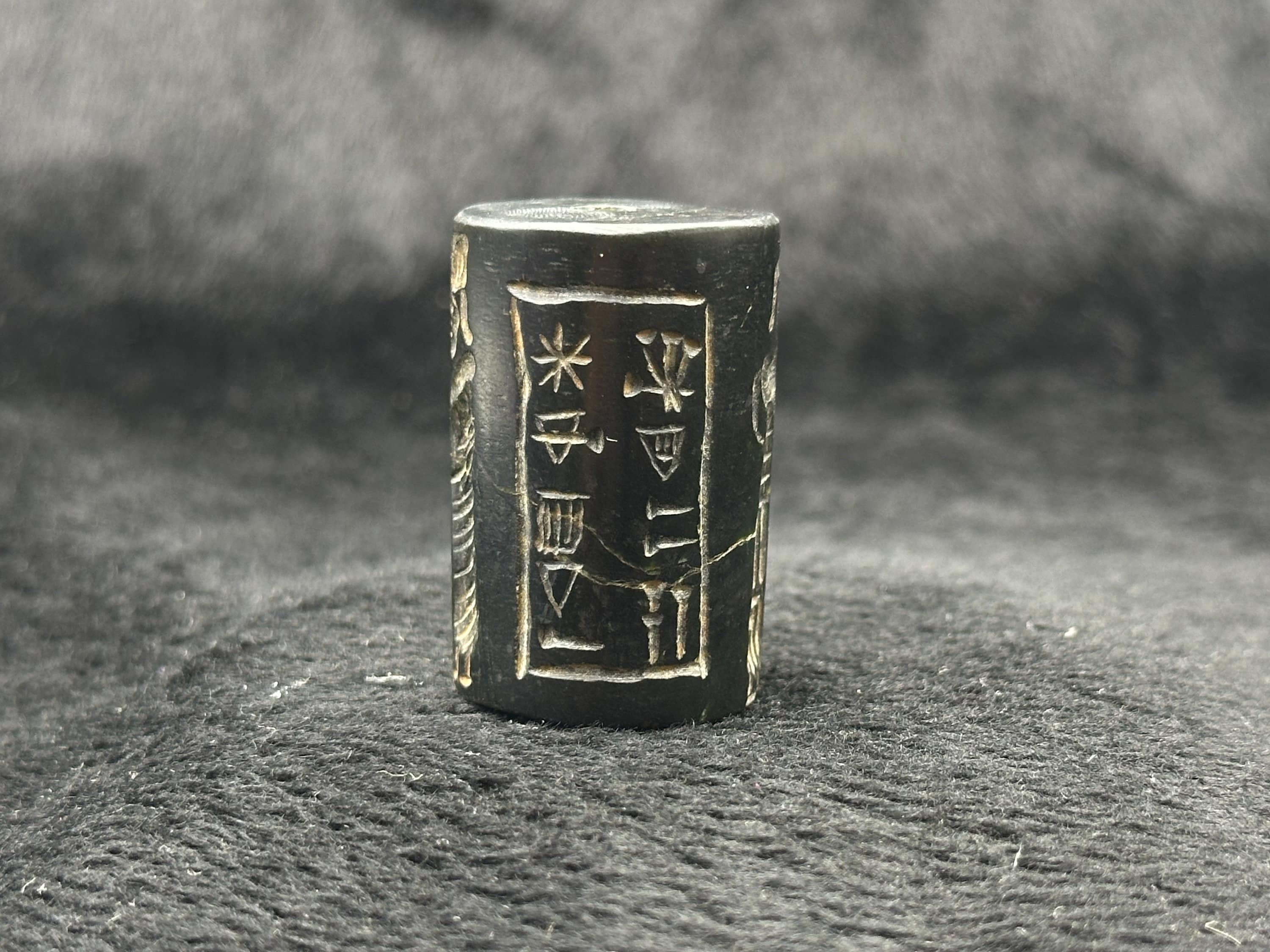 Sumerian Ancient Cylinder Seal Stamp Bead Jade Stone Babylon Intaglio ...