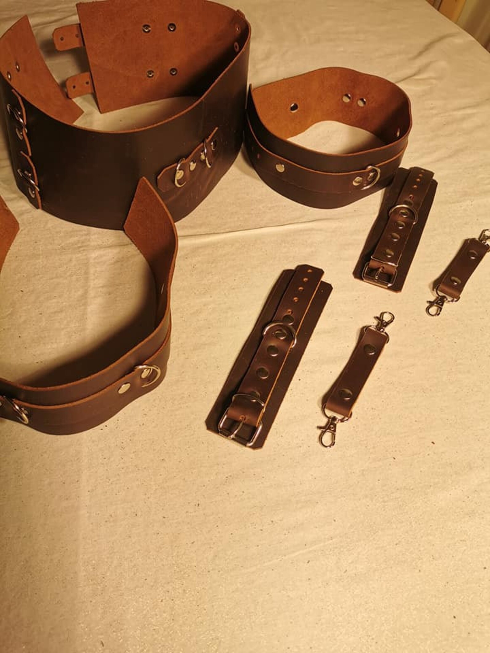 Locking Kit Consisting of Waist Belt, Thigh Guards, and Wrist Guards ...