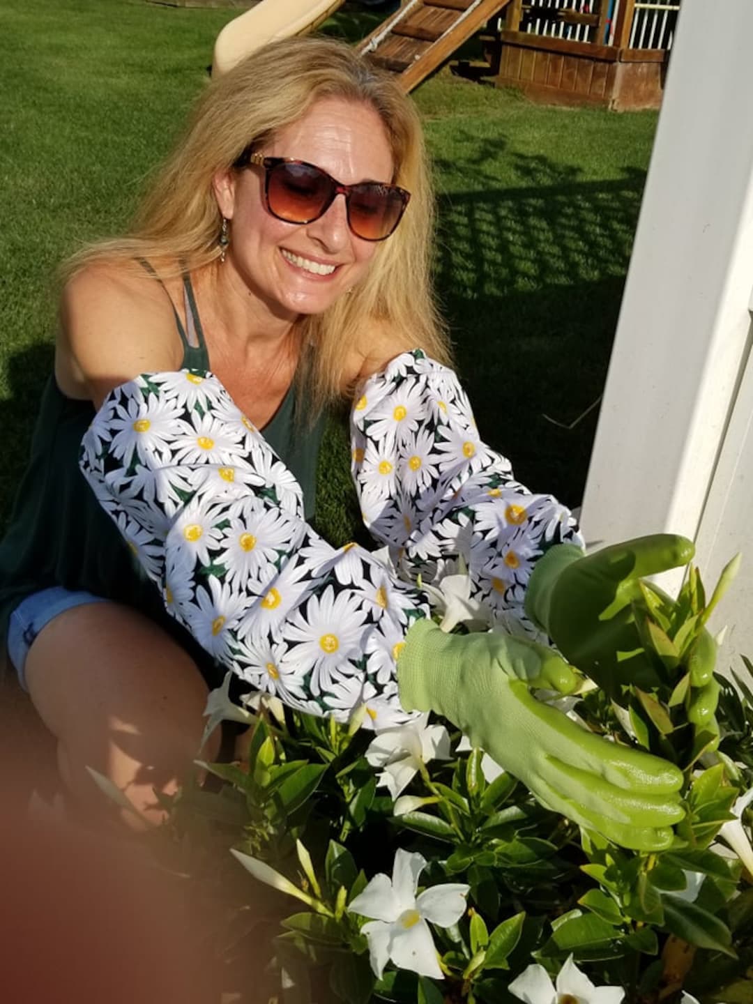 Daisies Gardensleeve by NOMPI Poison Ivy Protection Long Sleeved ...