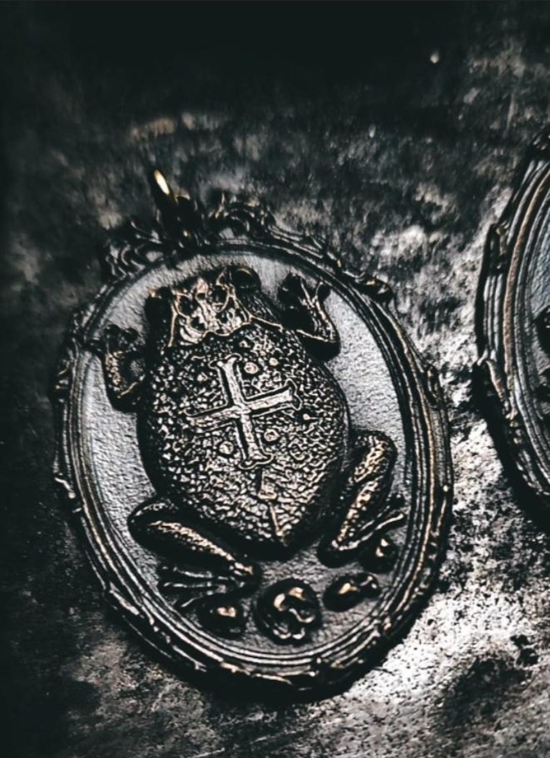 Black Toad Familiar Witchcraft Pendant - Etsy