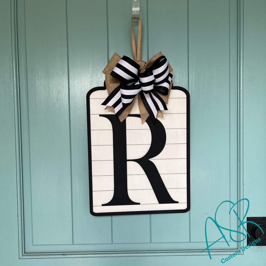 Farmhouse Initial Door Hanger, Tag Door Hanger, Shiplap Door Hanger - Etsy